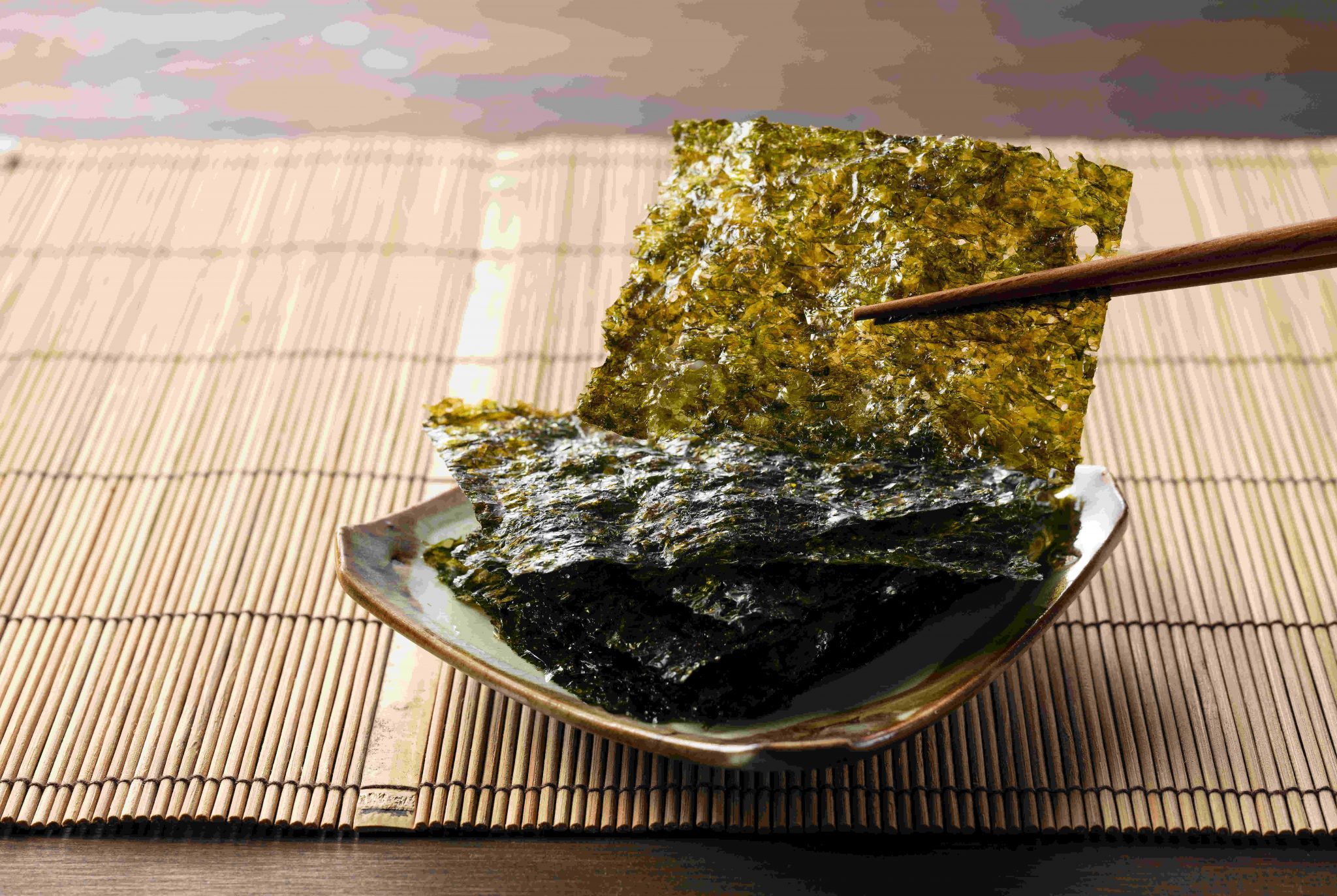 Snacks de alga marinha: benefícios da alimentação saudável, prática e ...